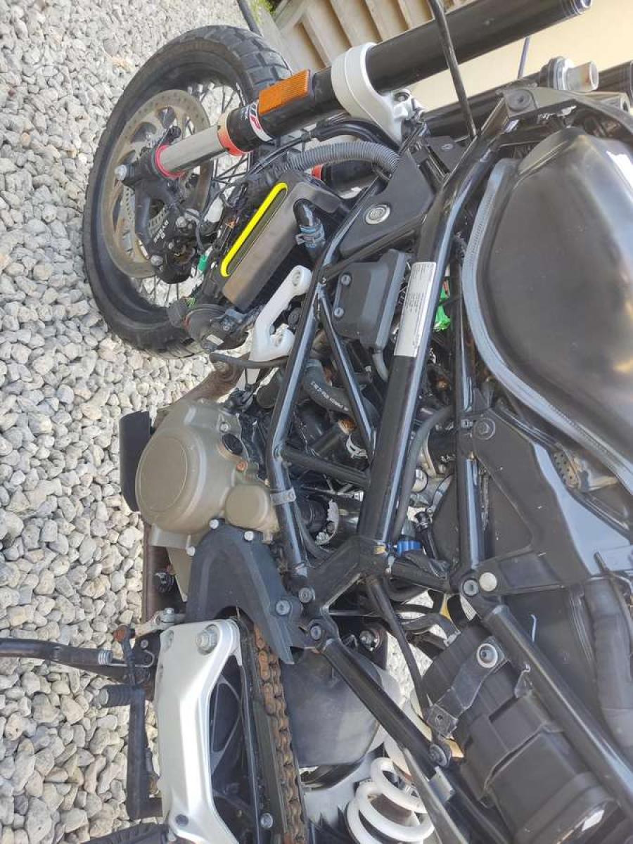 Husqvarna Svartpilen 2021 in Panevezys, with an engine capacity of 0.13 L and mileage of 5 thousand km for 750 €, photo 6 on AUTOMOTO.COM.LV