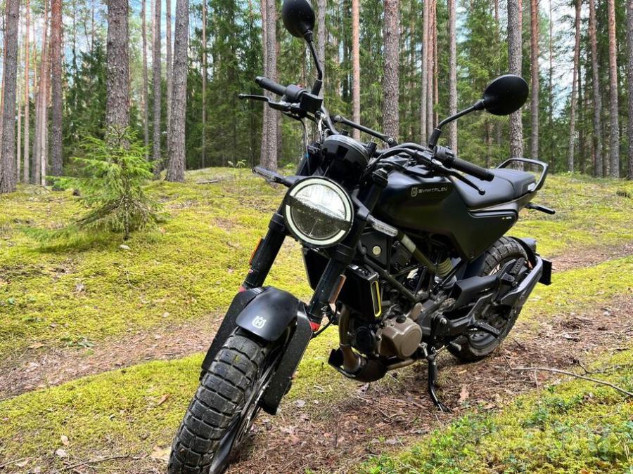 Husqvarna Svartpilen 2023 in Ogre, with an engine capacity of 0.13 L and mileage of 0 thousand km for 2850 €, photo 1 on AUTOMOTO.COM.LV