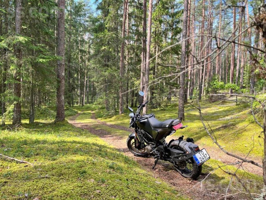 Husqvarna Svartpilen 2023 in Ogre, with an engine capacity of 0.13 L and mileage of 0 thousand km for 2850 €, photo 3 on AUTOMOTO.COM.LV