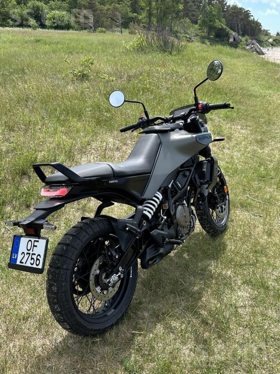 Husqvarna Svartpilen 2024 in Liepaja, with an engine capacity of 0.13 L and mileage of 0 thousand km for 3400 €, photo 3 on AUTOMOTO.COM.LV