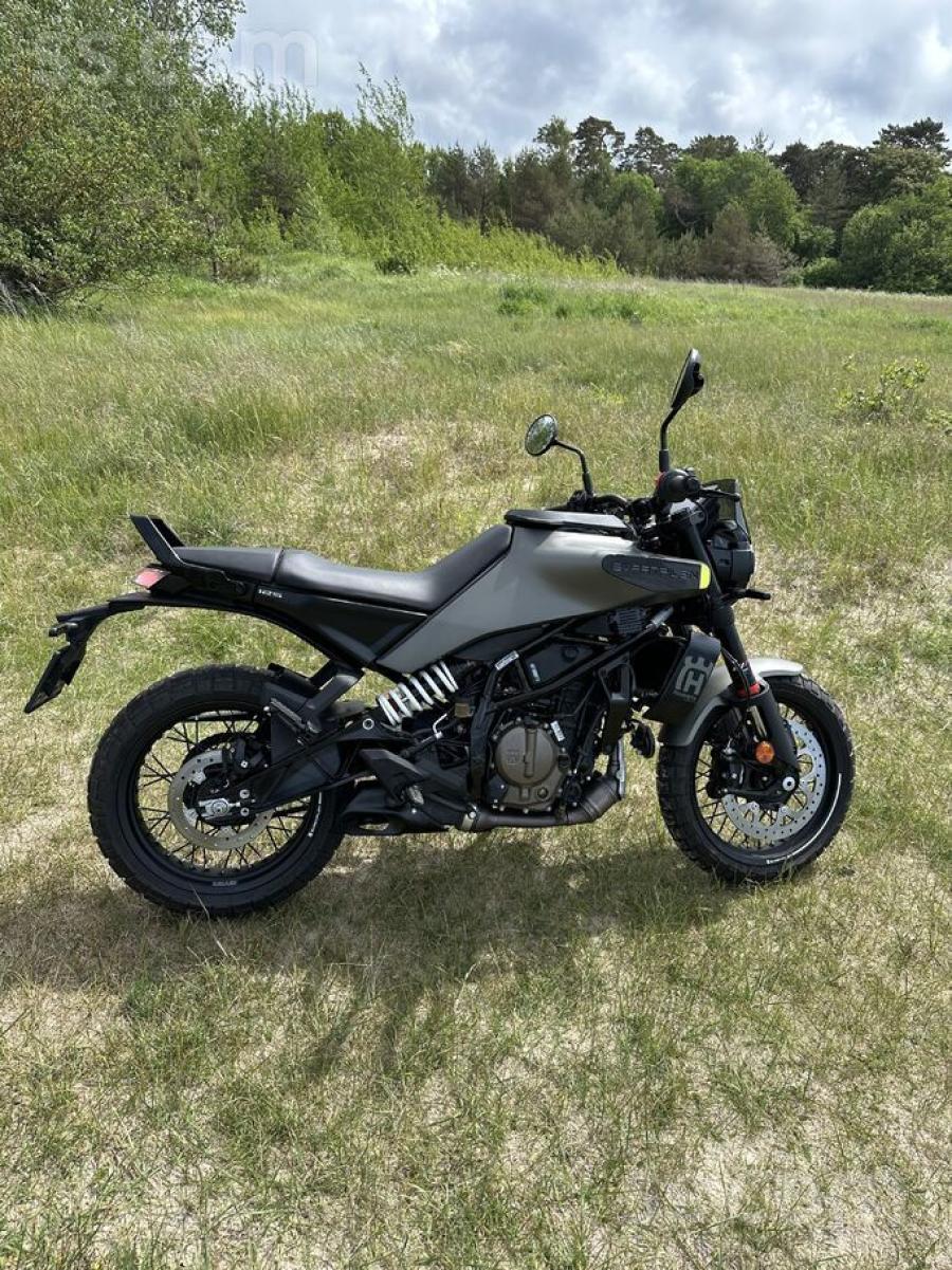 Husqvarna Svartpilen 2024 in Liepaja, with an engine capacity of 0.13 L and mileage of 0 thousand km for 3400 €, photo 4 on AUTOMOTO.COM.LV