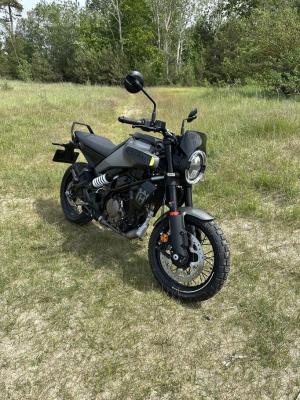 Husqvarna Svartpilen 2024 in Liepaja, with an engine capacity of 0.13 L and mileage of 0 thousand km for 3400 €, photo 6 on AUTOMOTO.COM.LV