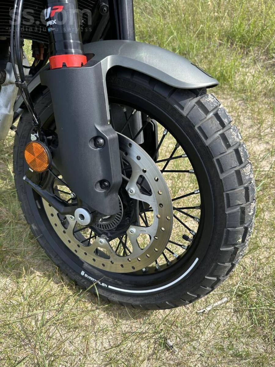 Husqvarna Svartpilen 2024 in Liepaja, with an engine capacity of 0.13 L and mileage of 0 thousand km for 3400 €, photo 10 on AUTOMOTO.COM.LV