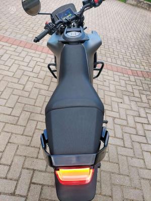 Husqvarna Svartpilen 2025 Jurbarkas, ar dzinēja tilpumu 0.40 L un nobraukumu 5 tūkst. km par 4100 €, foto 9 vietnē AUTOMOTO.COM.LV