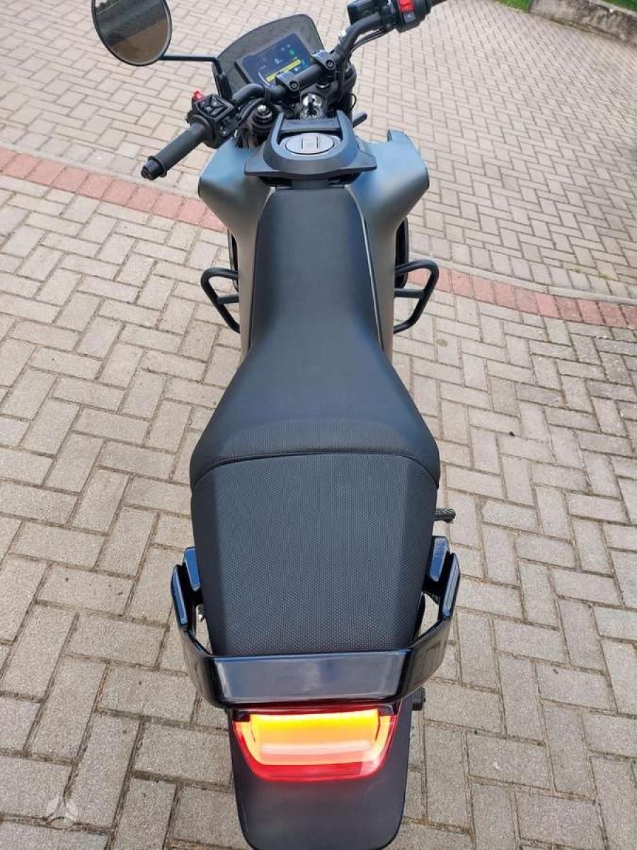 Husqvarna Svartpilen 2025 in Jurbarkas, with an engine capacity of 0.40 L and mileage of 5 thousand km for 3500 €, photo 9 on AUTOMOTO.COM.LV