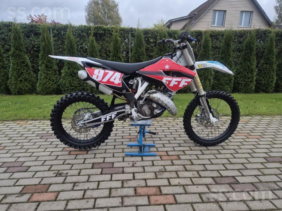 Husqvarna TC 125 2015 in Bauska, with an engine capacity of 0.13 L and mileage of 0 thousand km for 2250 €, photo 2 on AUTOMOTO.COM.LV