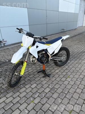 Husqvarna TC 125 2022 in Dobele, with an engine capacity of 0.13 L and mileage of 0 thousand km for 3850 €, photo 3 on AUTOMOTO.COM.LV
