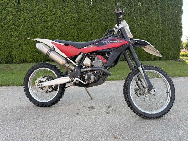 Husqvarna TC 2012 Viļņa, ar dzinēja tilpumu 0.45 L un nobraukumu 10 tūkst. km par 1600 €, foto 2 vietnē AUTOMOTO.COM.LV
