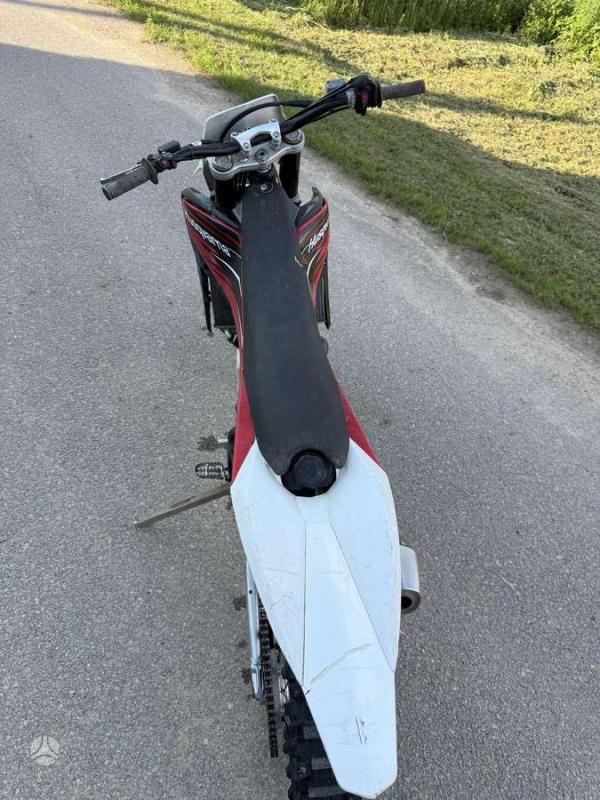 Husqvarna TC 2012 Viļņa, ar dzinēja tilpumu 0.45 L un nobraukumu 10 tūkst. km par 1600 €, foto 3 vietnē AUTOMOTO.COM.LV