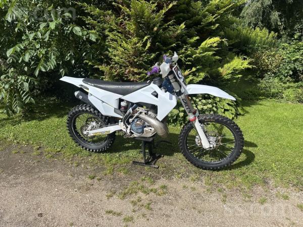 Husqvarna TC 2020 in Limbazi on AUTOMOTO.COM.LV Husqvarna TC 2020 in Limbazi, with an engine capacity of 0.25 L and mileage of 0 thousand km for 3500 €, photo 3 on AUTOMOTO.COM.LV