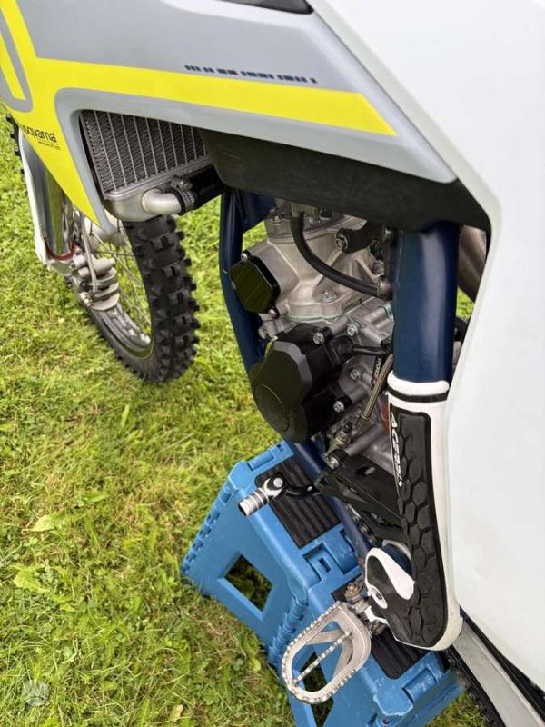 White Husqvarna TC 2023 in Mazeikiai, with an engine capacity of 85.00 L and mileage of 0 thousand km for 2900 €, photo 3 on AUTOMOTO.COM.LV