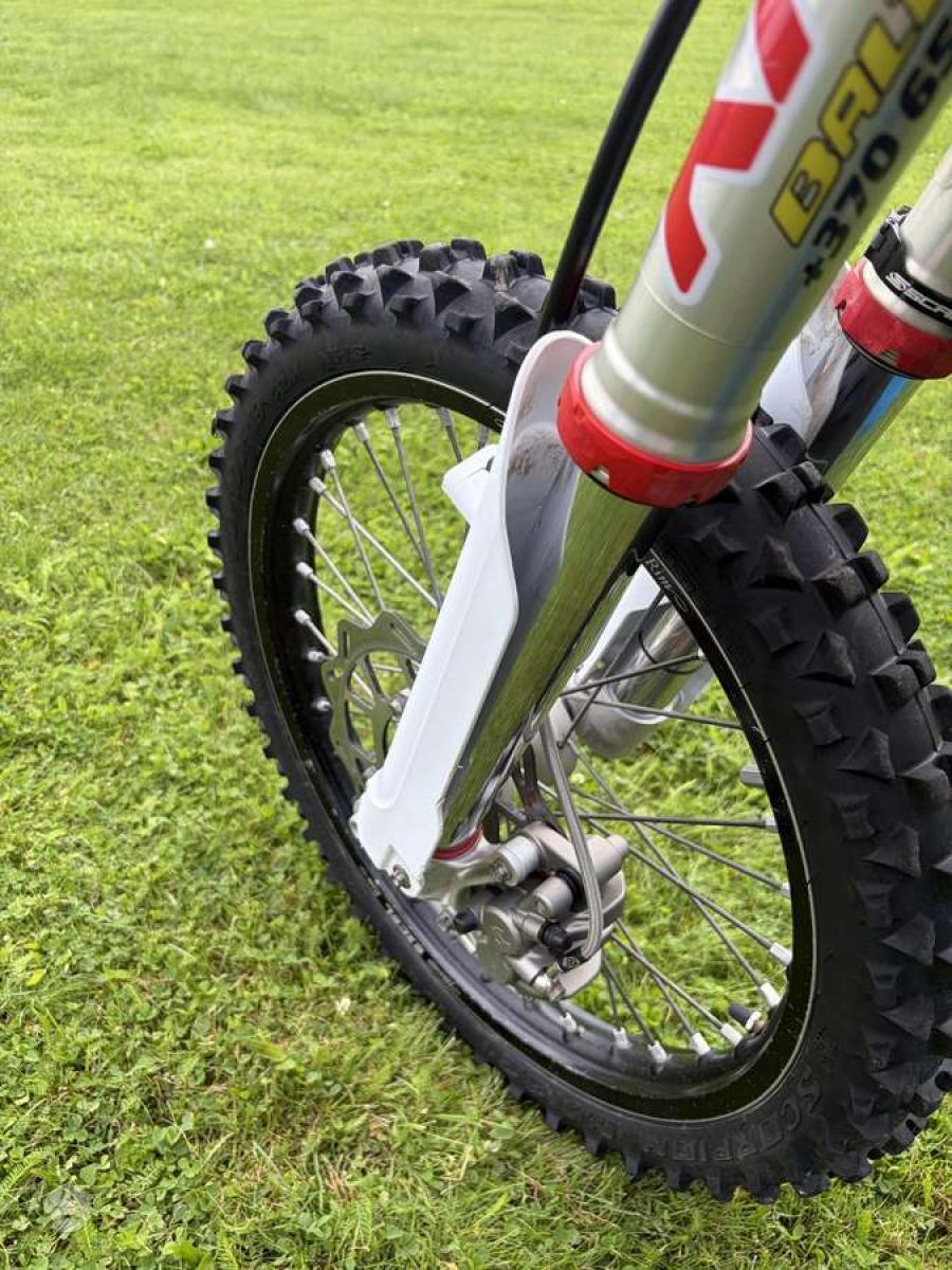 White Husqvarna TC 2023 in Mazeikiai, with an engine capacity of 85.00 L and mileage of 0 thousand km for 2900 €, photo 11 on AUTOMOTO.COM.LV