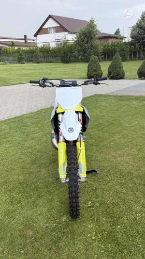 White Husqvarna TC 2024 in Vilnius, with an engine capacity of 0.13 L and mileage of 0 thousand km for 6000 €, photo 4 on AUTOMOTO.COM.LV