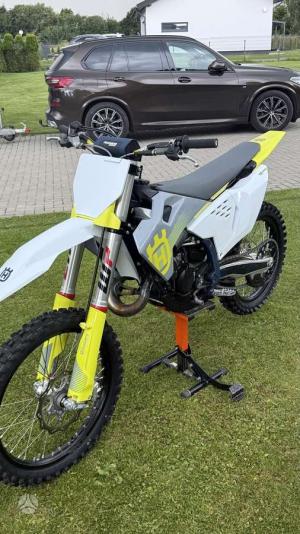 White Husqvarna TC 2024 in Vilnius, with an engine capacity of 0.13 L and mileage of 0 thousand km for 6000 €, photo 5 on AUTOMOTO.COM.LV