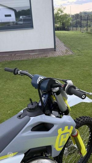 White Husqvarna TC 2024 in Vilnius, with an engine capacity of 0.13 L and mileage of 0 thousand km for 6000 €, photo 9 on AUTOMOTO.COM.LV