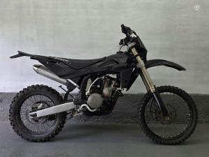 Husqvarna TE 2008 in Kretinga, with an engine capacity of 0.45 L and mileage of 1 thousand km for 2500 €, photo 3 on AUTOMOTO.COM.LV