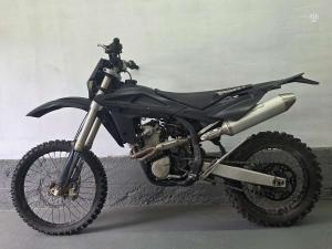 Husqvarna TE 2008 in Kretinga, with an engine capacity of 0.45 L and mileage of 1 thousand km for 2500 €, photo 4 on AUTOMOTO.COM.LV