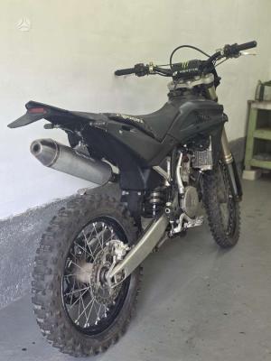 Husqvarna TE 2008 in Kretinga, with an engine capacity of 0.45 L and mileage of 1 thousand km for 2500 €, photo 5 on AUTOMOTO.COM.LV