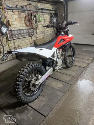 Husqvarna TE 2009 in Siauliai, with an engine capacity of 0.31 L and mileage of 9 thousand km for 2999 €, photo  on AUTOMOTO.COM.LV