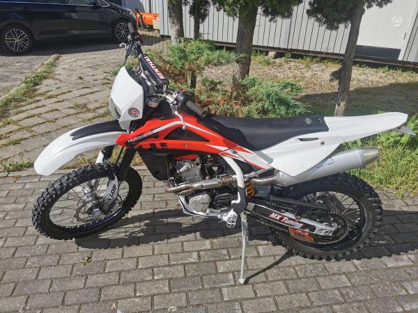 Husqvarna TE 2010 in Vievis, with an engine capacity of 0.45 L and mileage of 0 thousand km for 3200 €, photo 4 on AUTOMOTO.COM.LV