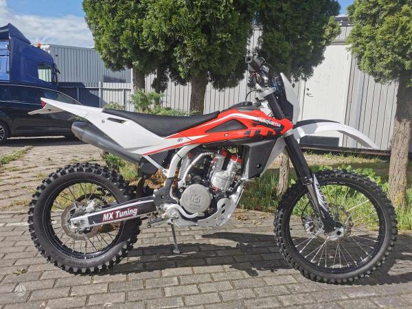Husqvarna TE 2010 in Vievis, with an engine capacity of 0.45 L and mileage of 0 thousand km for 3200 €, photo 6 on AUTOMOTO.COM.LV