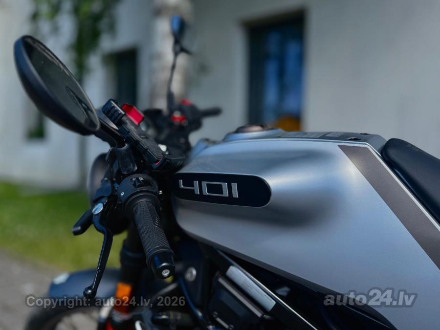 Melns Husqvarna Vitpilen 2021 Tallina, ar dzinēja tilpumu 0.37 L un nobraukumu 7 tūkst. km par 3500 €, foto 5 vietnē AUTOMOTO.COM.LV