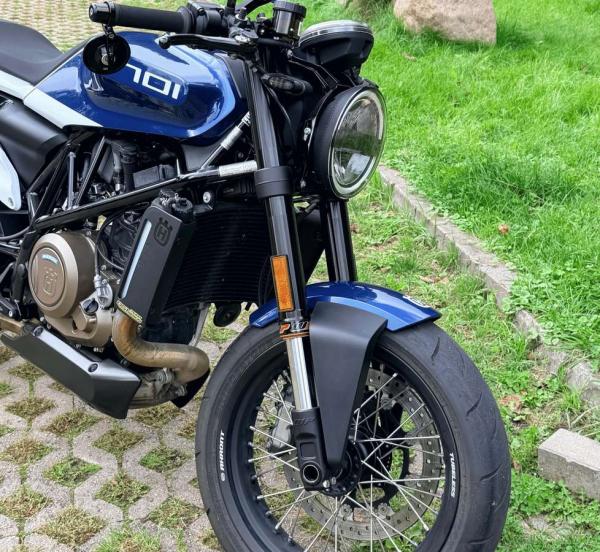 Blue Husqvarna Vitpilen 2020 in Vilnius, with an engine capacity of 0.69 L and mileage of 6 thousand km for 6300 €, photo 6 on AUTOMOTO.COM.LV