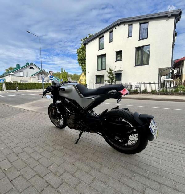 Husqvarna Vitpilen 2021 in Klaipeda, with an engine capacity of 0.40 L and mileage of 14 thousand km for 2550 €, photo 5 on AUTOMOTO.COM.LV