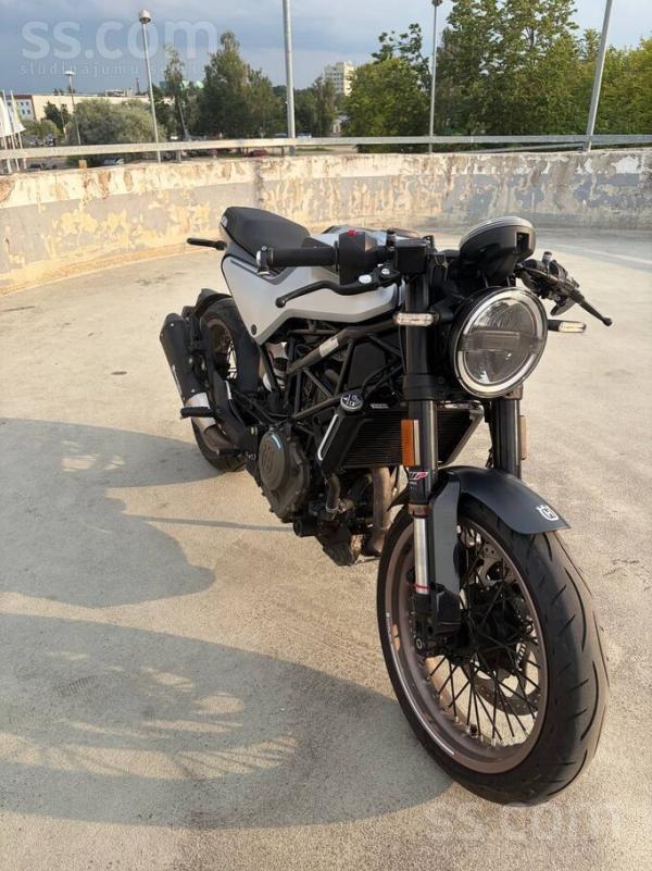 Husqvarna Vitpilen 2021 in Riga, with an engine capacity of 0.37 L and mileage of 0 thousand km for 3500 €, photo 4 on AUTOMOTO.COM.LV