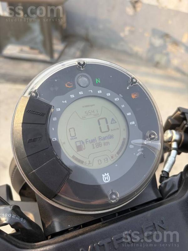 Husqvarna Vitpilen 2021 in Riga, with an engine capacity of 0.37 L and mileage of 0 thousand km for 3500 €, photo 8 on AUTOMOTO.COM.LV