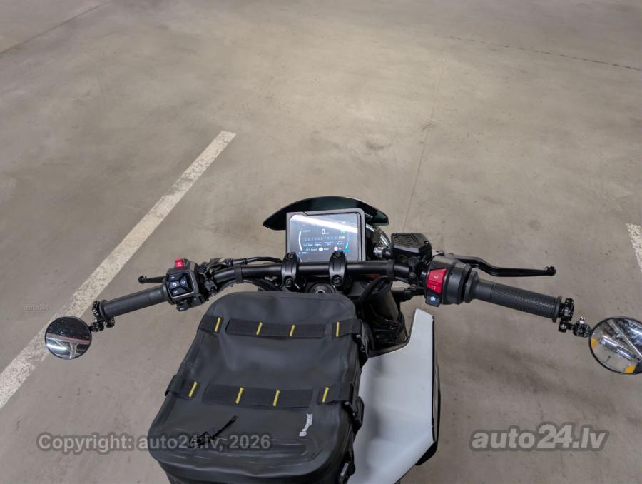 Balts Husqvarna Vitpilen 2025 Tallina, ar dzinēja tilpumu 0.40 L un nobraukumu 4 tūkst. km par 5000 €, foto 7 vietnē AUTOMOTO.COM.LV