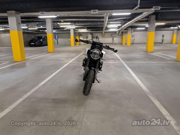 Balts Husqvarna Vitpilen 2025 Tallina, ar dzinēja tilpumu 0.40 L un nobraukumu 4 tūkst. km par 5000 €, foto 7 vietnē AUTOMOTO.COM.LV