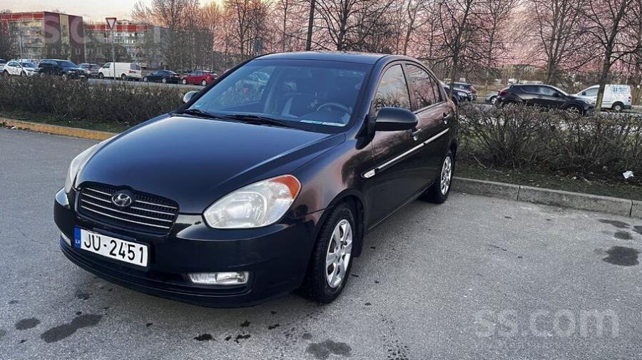 Black Hyundai Accent 2007 in Riga, with an engine capacity of 1.40 L and mileage of 244 thousand km for 1500 €, photo 1 on AUTOMOTO.COM.LV
