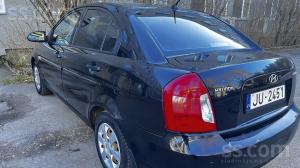 Black Hyundai Accent 2007 in Riga, with an engine capacity of 1.40 L and mileage of 244 thousand km for 1500 €, photo 3 on AUTOMOTO.COM.LV