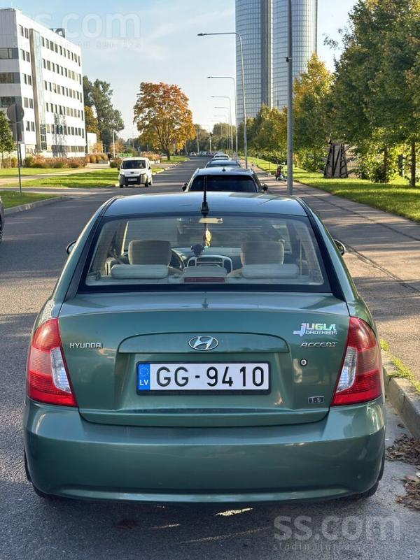 Hyundai Accent 2006 Rīga vietnē Zaļš Hyundai Accent 2006 Rīga, ar dzinēja tilpumu 1.60 L un nobraukumu 164 tūkst. km par 1850 €, foto 1 vietnē AUTOMOTO.COM.LV