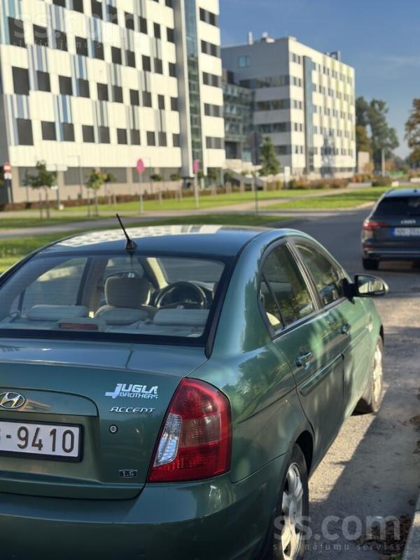 Hyundai Accent 2006 Rīga vietnē Zaļš Hyundai Accent 2006 Rīga, ar dzinēja tilpumu 1.60 L un nobraukumu 164 tūkst. km par 1850 €, foto 3 vietnē AUTOMOTO.COM.LV