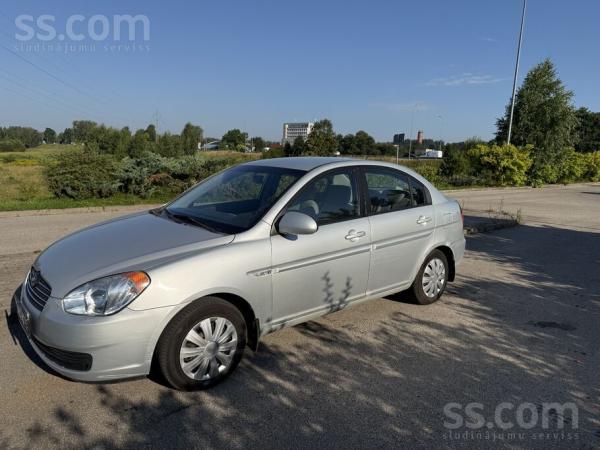 Grey Hyundai Accent 2007 in Ogre, with an engine capacity of 1.60 L and mileage of 190 thousand km for 1900 €, photo 4 on AUTOMOTO.COM.LV