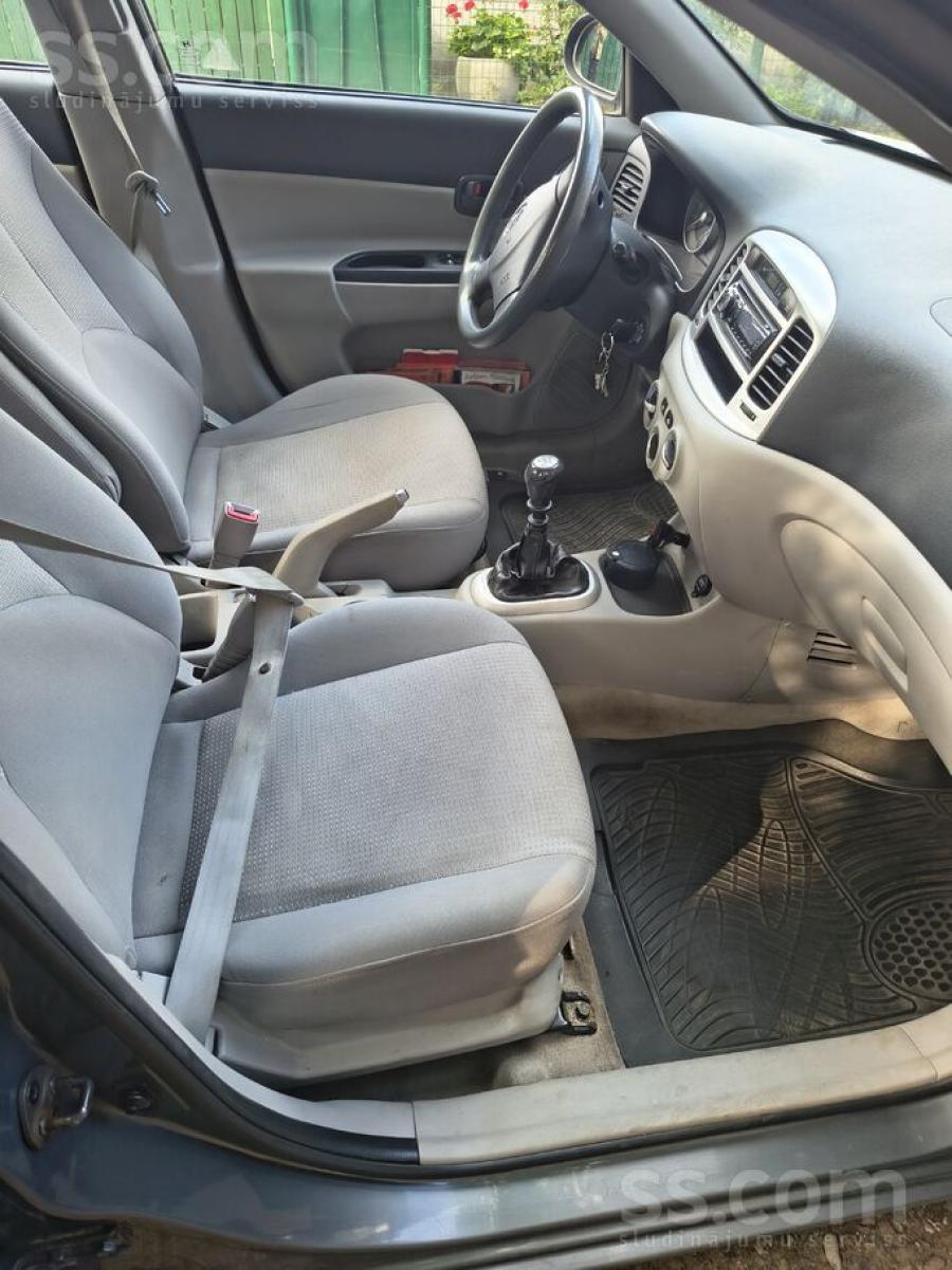Pelēks Hyundai Accent 2008 Rīga, ar dzinēja tilpumu 1.60 L un nobraukumu 187 tūkst. km par 1700 €, foto 11 vietnē AUTOMOTO.COM.LV