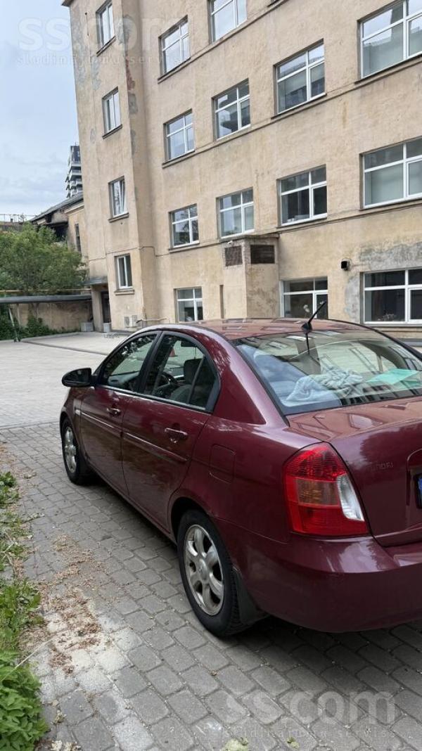 Хендай Акцент 2008 в Рига на AUTOMOTO.COM.LV Красный Хендай Акцент 2008 в Рига, объемом двигателя 1.60 л и пробегом 157 тыс. км за 1800 €, фото 5 на AUTOMOTO.COM.LV
