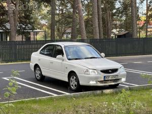 White Hyundai Accent 2004 in Riga, with an engine capacity of 1.50 L and mileage of 236 thousand km for 1650 €, photo 5 on AUTOMOTO.COM.LV