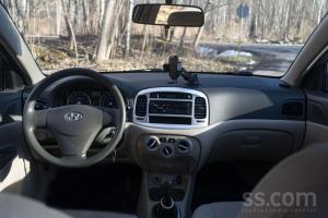 Yellow Hyundai Accent 2008 in Riga, with an engine capacity of 1.60 L and mileage of 143 thousand km for 2350 €, photo 14 on AUTOMOTO.COM.LV
