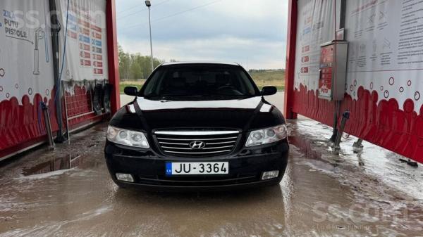 Black Hyundai Azera 2007 in Riga, with an engine capacity of 2.20 L and mileage of 290 thousand km for 2200 €, photo 1 on AUTOMOTO.COM.LV