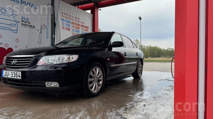 Melns Hyundai Azera 2007 Rīga, ar dzinēja tilpumu 2.20 L un nobraukumu 290 tūkst. km par 2200 €, foto 4 vietnē AUTOMOTO.COM.LV
