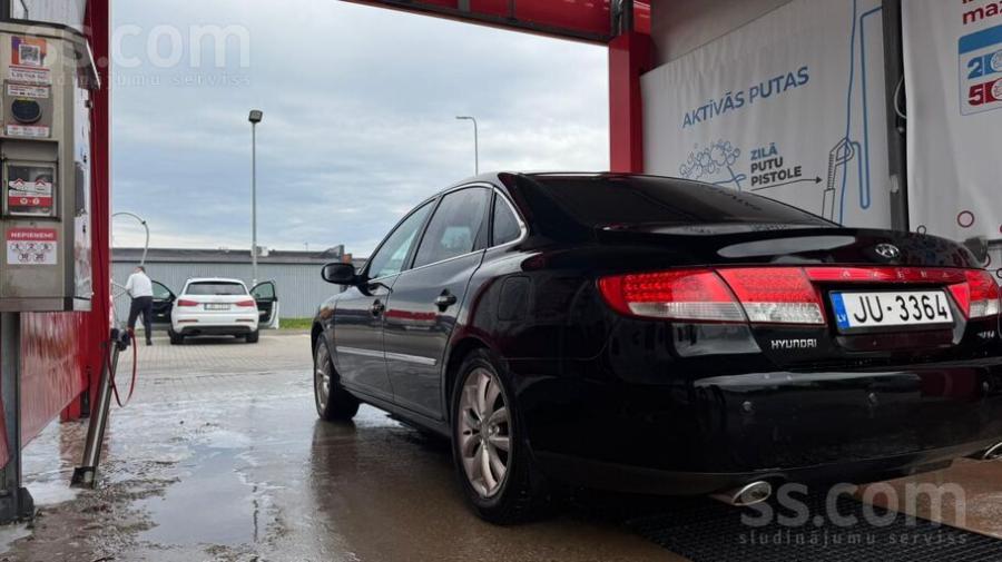 Melns Hyundai Azera 2007 Rīga, ar dzinēja tilpumu 2.20 L un nobraukumu 290 tūkst. km par 2200 €, foto 7 vietnē AUTOMOTO.COM.LV
