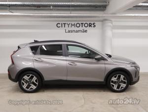 Smilšu krāsa Hyundai Bayon 2023 Tallina, ar dzinēja tilpumu 1.00 L un nobraukumu 26 tūkst. km par 17900 €, foto 5 vietnē AUTOMOTO.COM.LV
