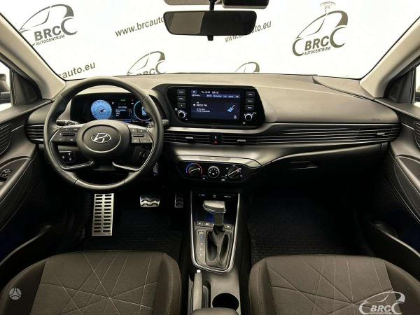 Blue Hyundai Bayon 2022 in Vilnius, with an engine capacity of 1.00 L and mileage of 28 thousand km for 14900 €, photo 4 on AUTOMOTO.COM.LV