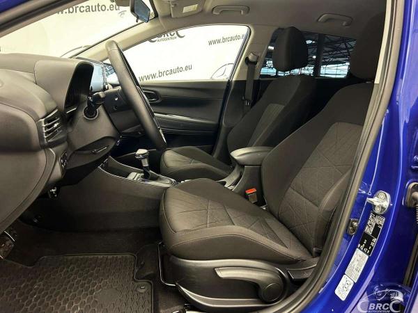 Blue Hyundai Bayon 2022 in Vilnius, with an engine capacity of 1.00 L and mileage of 28 thousand km for 14900 €, photo 5 on AUTOMOTO.COM.LV