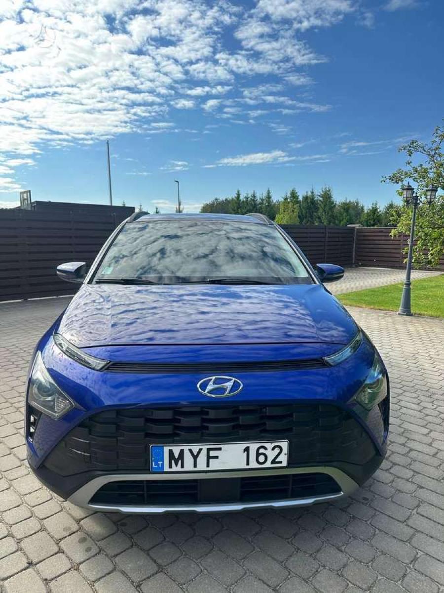 Blue Hyundai Bayon 2021 in Klaipeda, with an engine capacity of 1.00 L and mileage of 92 thousand km for 10500 €, photo 3 on AUTOMOTO.COM.LV