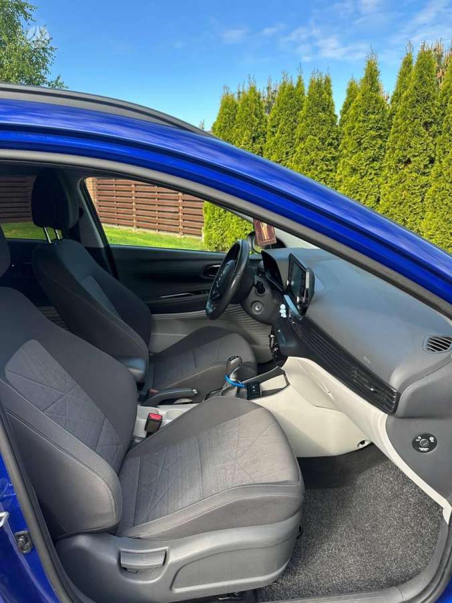 Blue Hyundai Bayon 2021 in Klaipeda, with an engine capacity of 1.00 L and mileage of 92 thousand km for 10500 €, photo 7 on AUTOMOTO.COM.LV