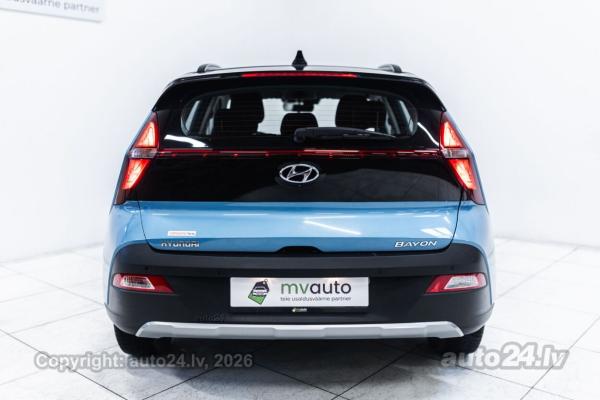 Blue Hyundai Bayon 2021 in Tallinn, with an engine capacity of 1.00 L and mileage of 30 thousand km for 14990 €, photo 7 on AUTOMOTO.COM.LV